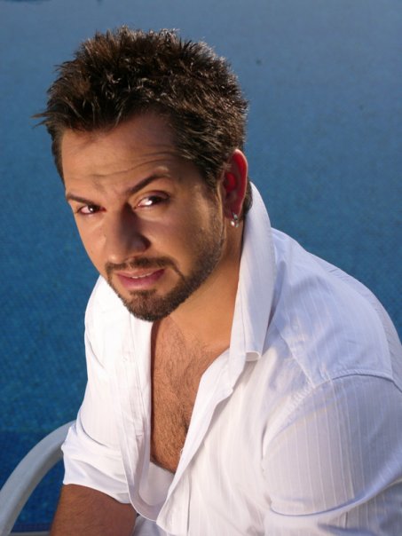 Barış Kömürcüoğlu Kimdir, Hayatı ve Resimleri