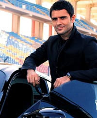 Kenan Ece Kimdir, Hayatı ve Resimleri