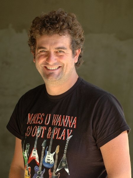 Geveze Kimdir, Hayatı ve Resimleri