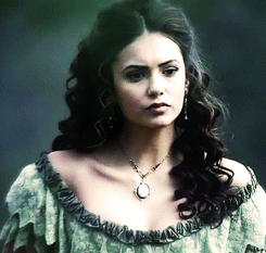 Katherine Pierce Kimdir, Hayatı ve Resimleri