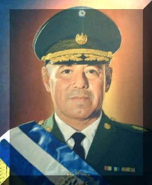 Fidel Sánchez Hernández Kimdir, Hayatı ve Resimleri