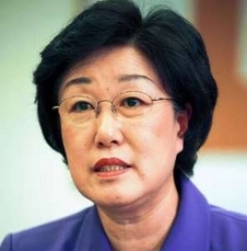 Han Myeong-sook Kimdir, Hayatı ve Resimleri