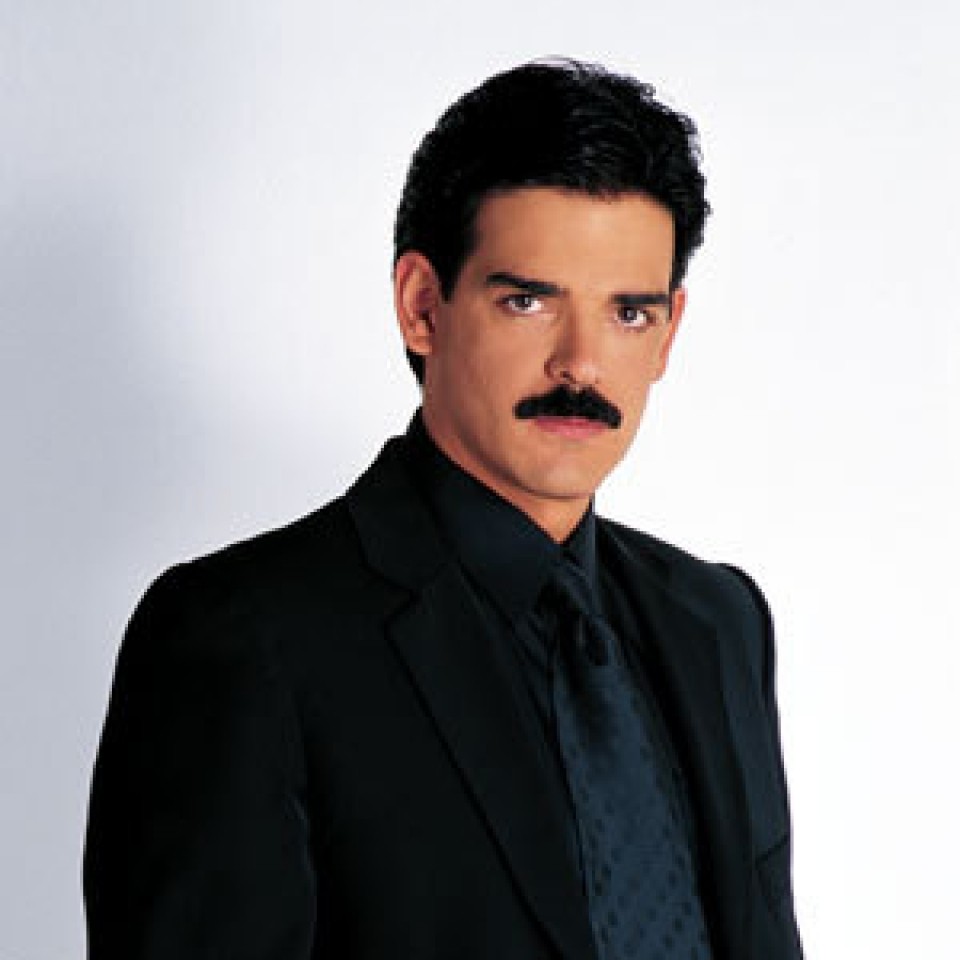 José Ángel Llamas Kimdir, Hayatı ve Resimleri