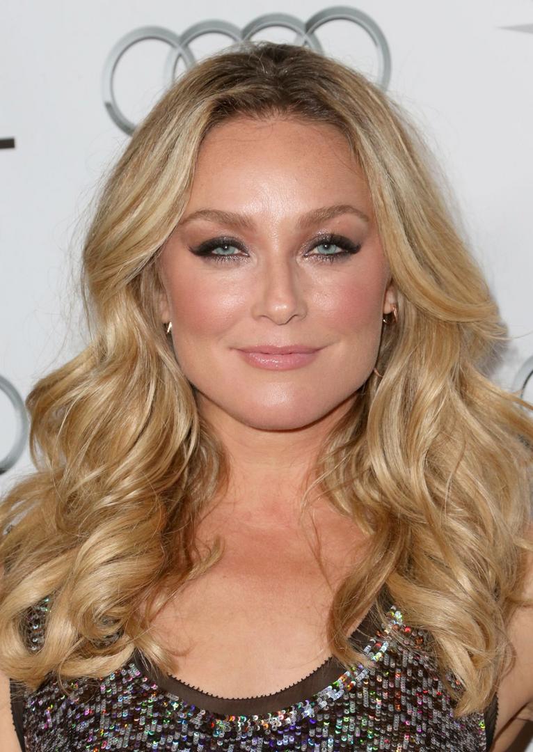 Elisabeth Röhm Kimdir, Hayatı ve Resimleri