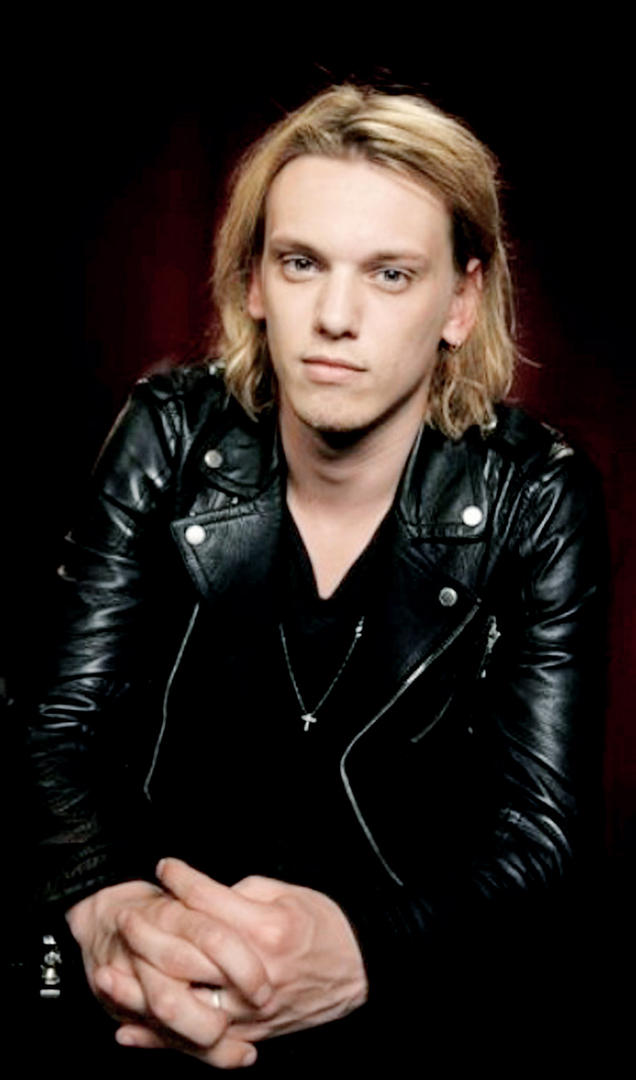 Jamie Campbell Bower Kimdir, Hayatı ve Resimleri