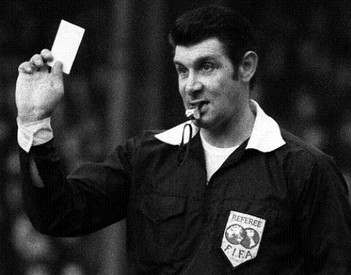 Clive Thomas Kimdir, Hayatı ve Resimleri