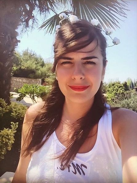 Ayça Erturan Kimdir, Hayatı ve Resimleri