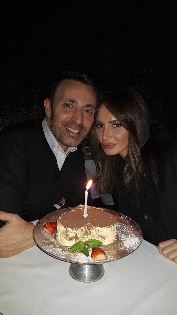 Emina Jahovic Sandal Kimdir, Hayatı ve Resimleri